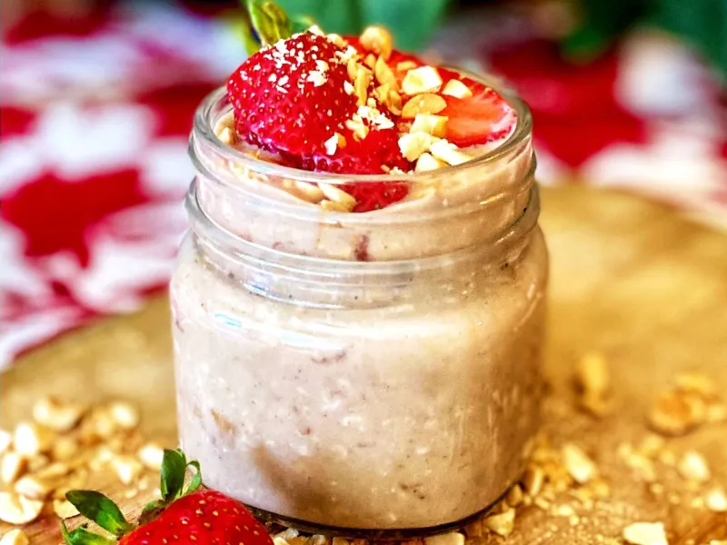 Receta de Avena nocturna con mantequilla de maní y gelatina