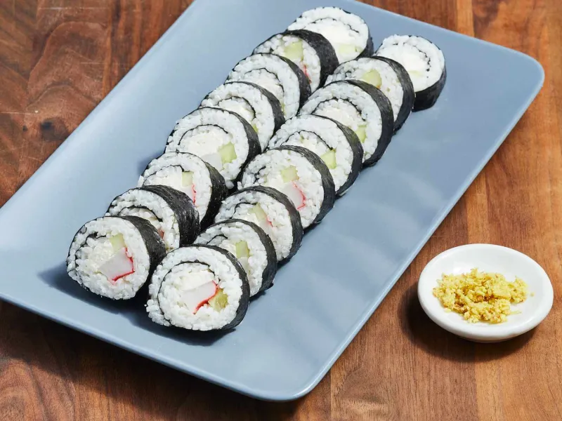 Receta de Rollitos de sushi de queso crema y cangrejo